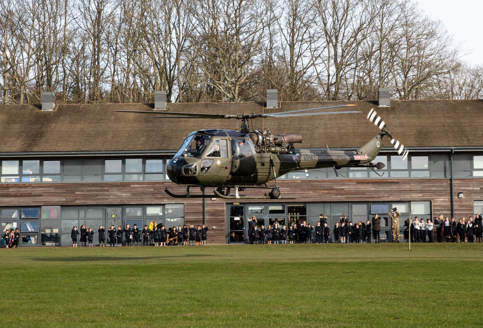 A Flight in a Scout Helicopter for a STEM Outreach Day – 2 Sisters In STEM